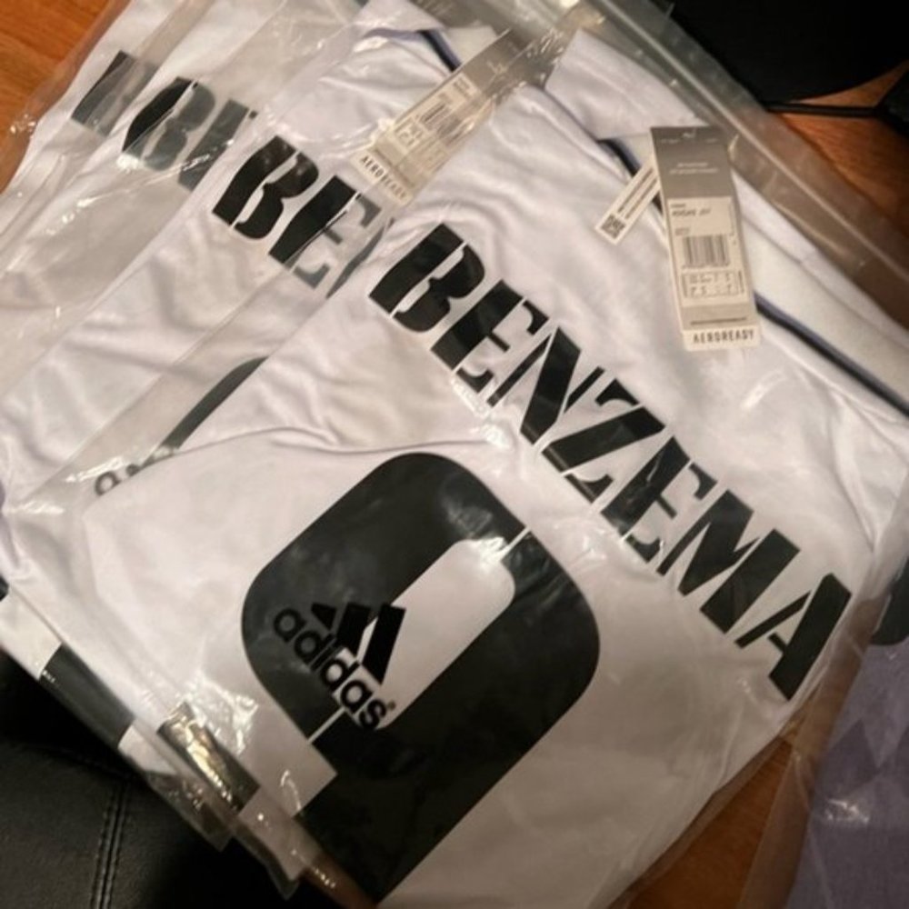 Madrid Home Shirt 2022-2023 With Benzema 9 - Gem